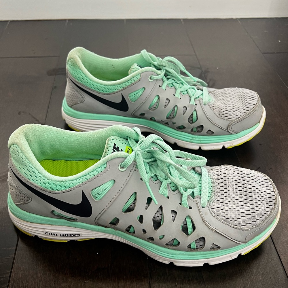 Nike Mint Green & Grey. Super Cute Running Sneakers - Gem